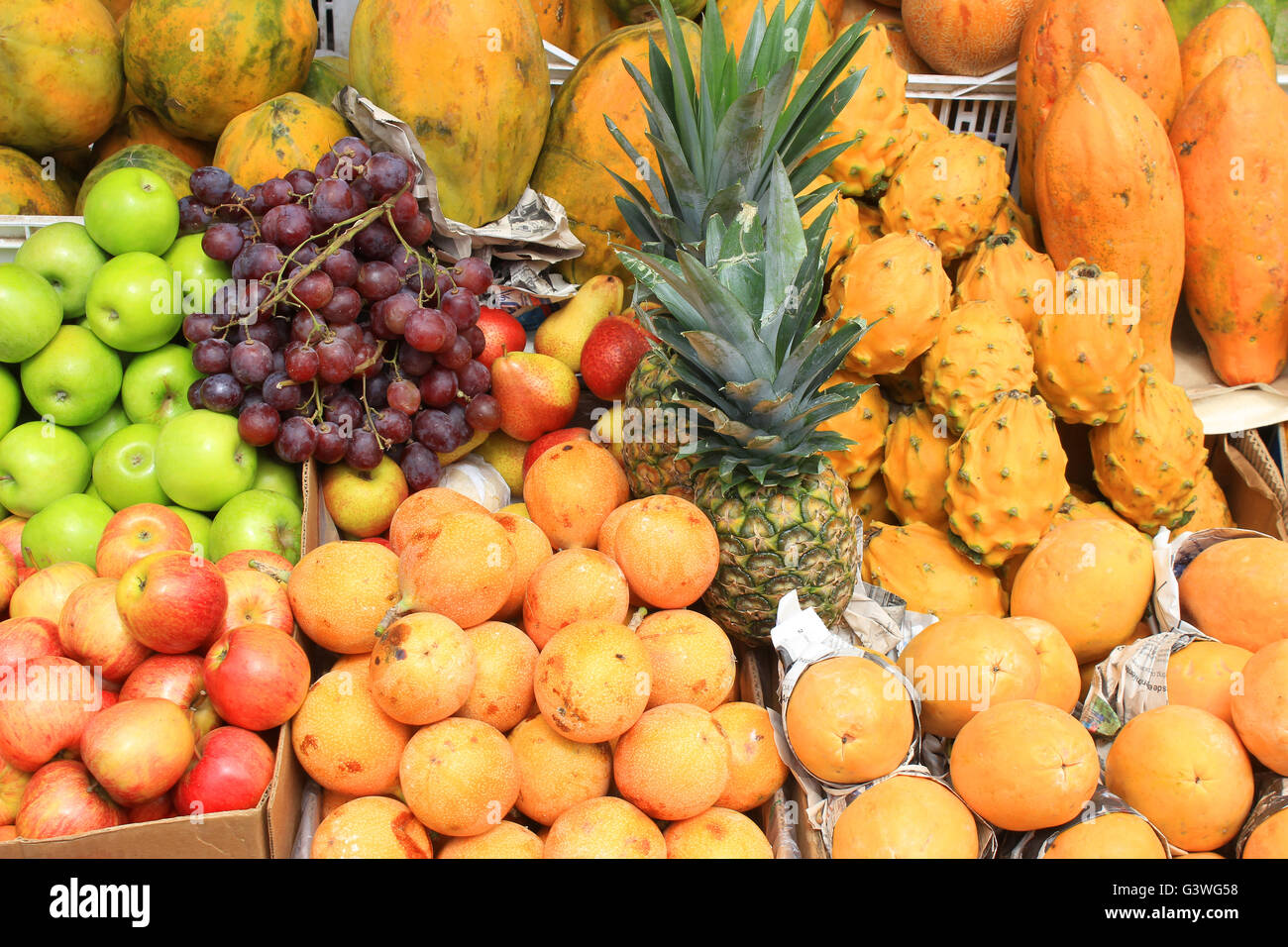 Babaco fruit hi-res stock photography and images - Alamy