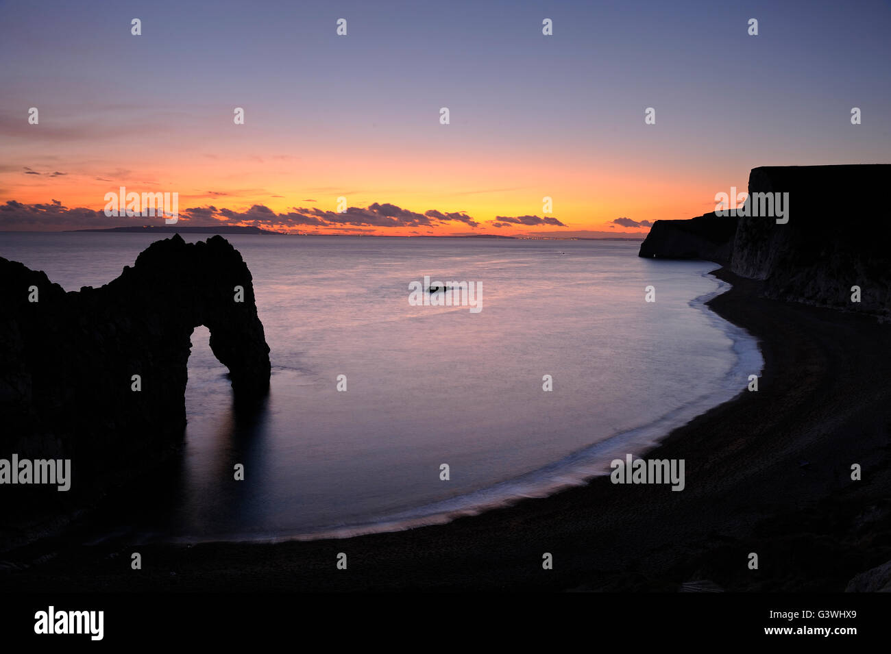 Scenic sunset view of the iconic Durdle Door Dorset Stock Photo - Alamy