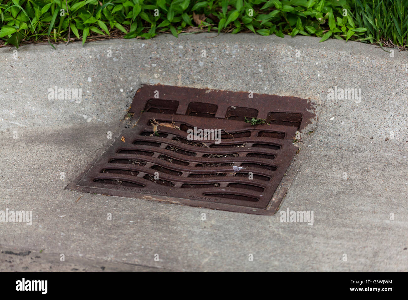 Iron grating hi-res stock photography and images - Alamy