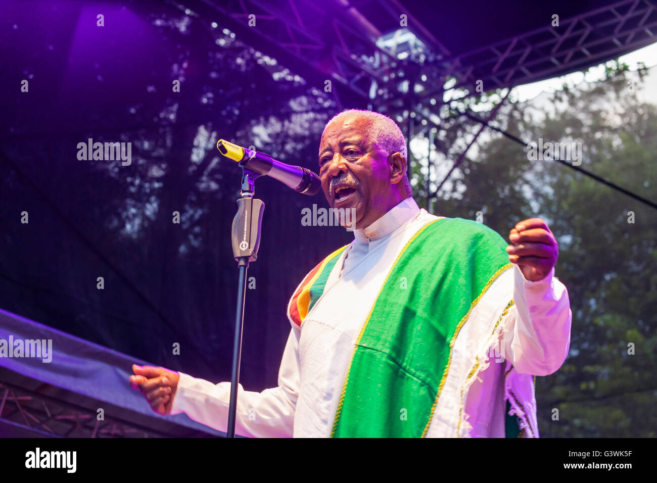 Mahmoud ahmed hi-res stock photography and images - Alamy