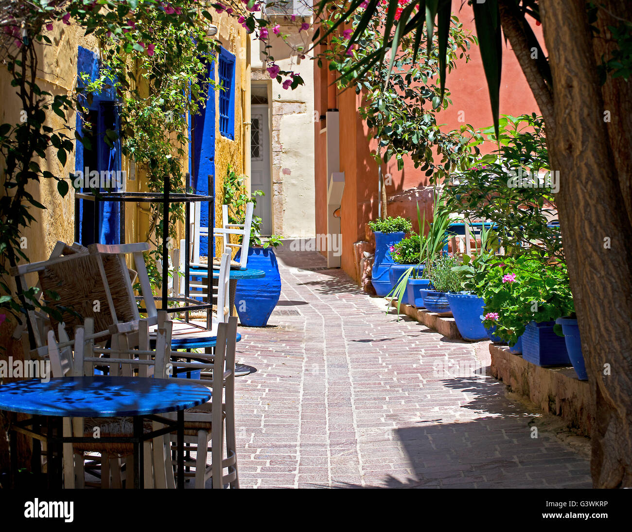 Blue objects hi-res stock photography and images - Alamy