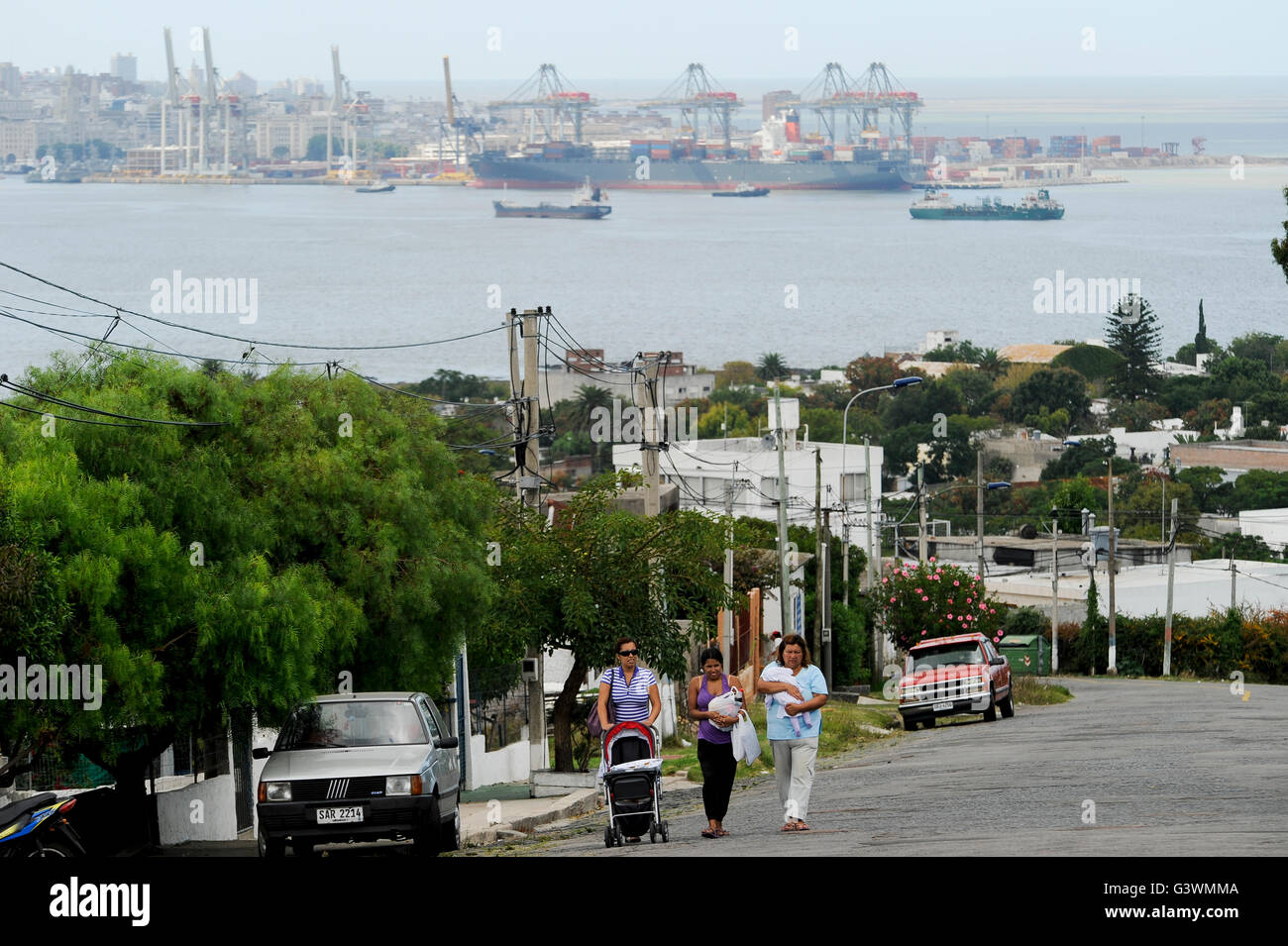 URUGUAY Montevideo, container harbour at bay Rio del la Plata and ...