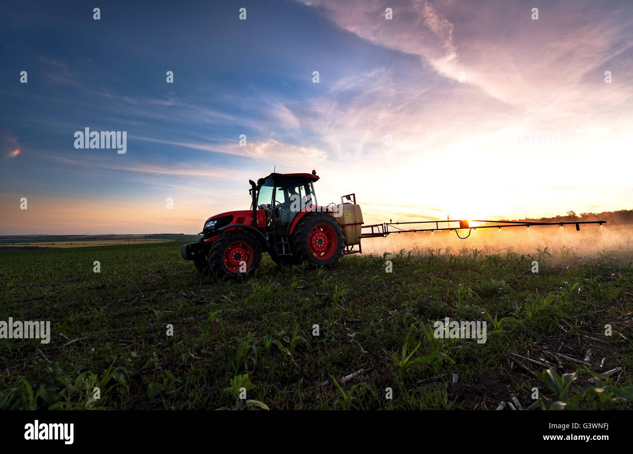 Dust spraying hi-res stock photography and images - Alamy