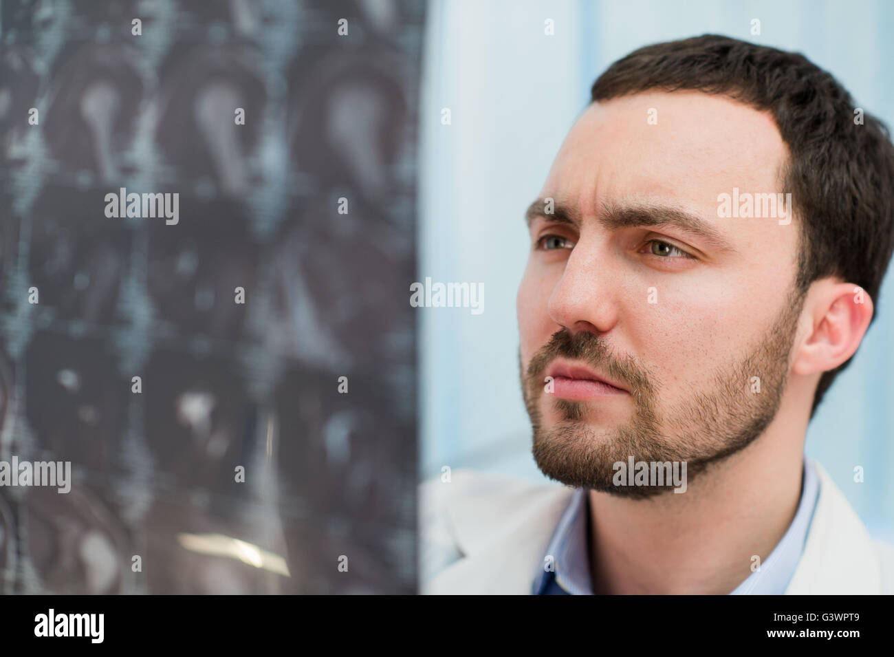 Brain xray medical doctor hi-res stock photography and images - Alamy