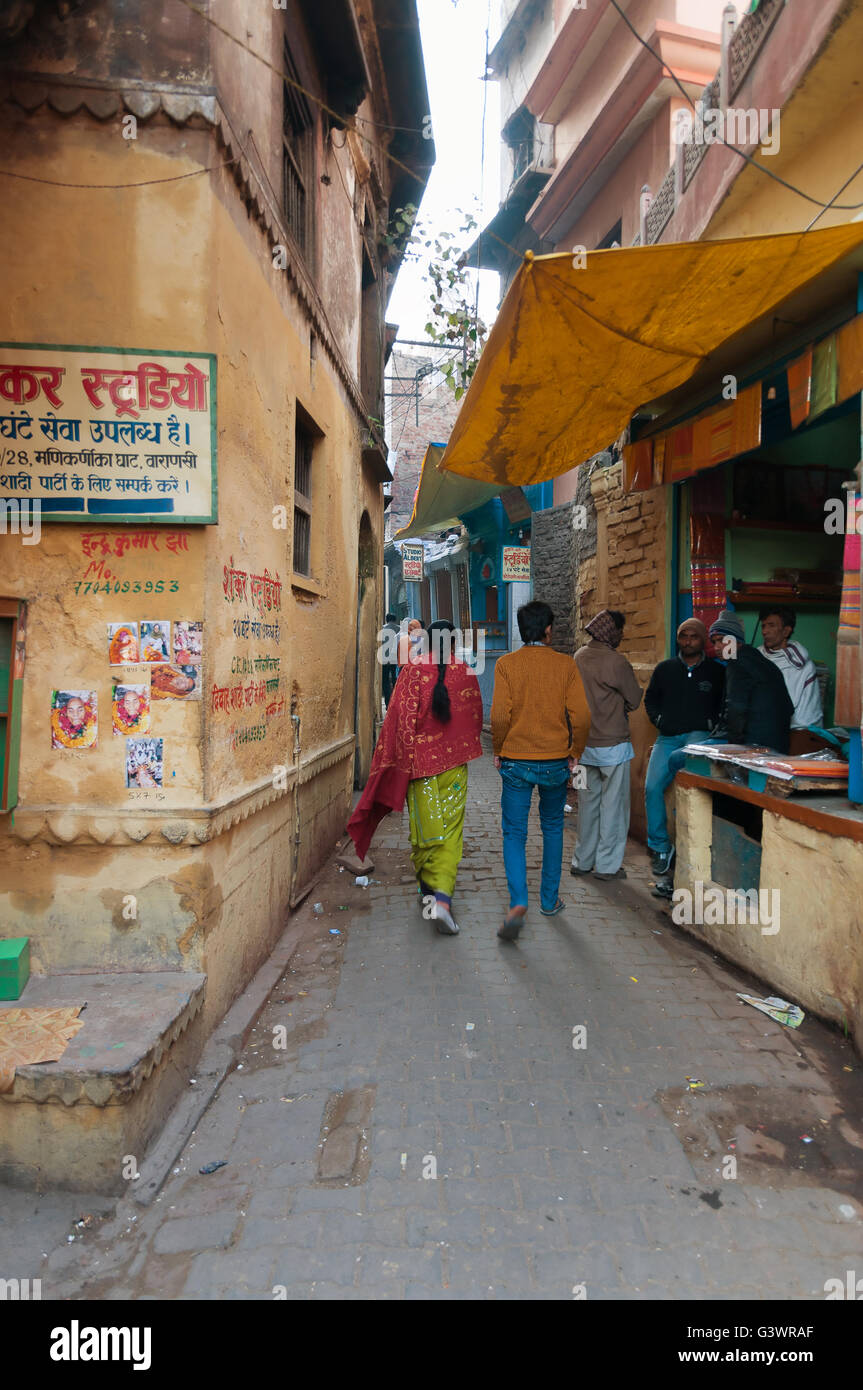 Old indian man varanasi street hi-res stock photography and images - Alamy