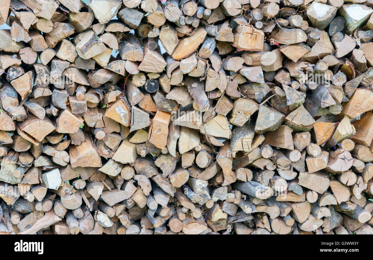 Logs in a fire hi-res stock photography and images - Alamy