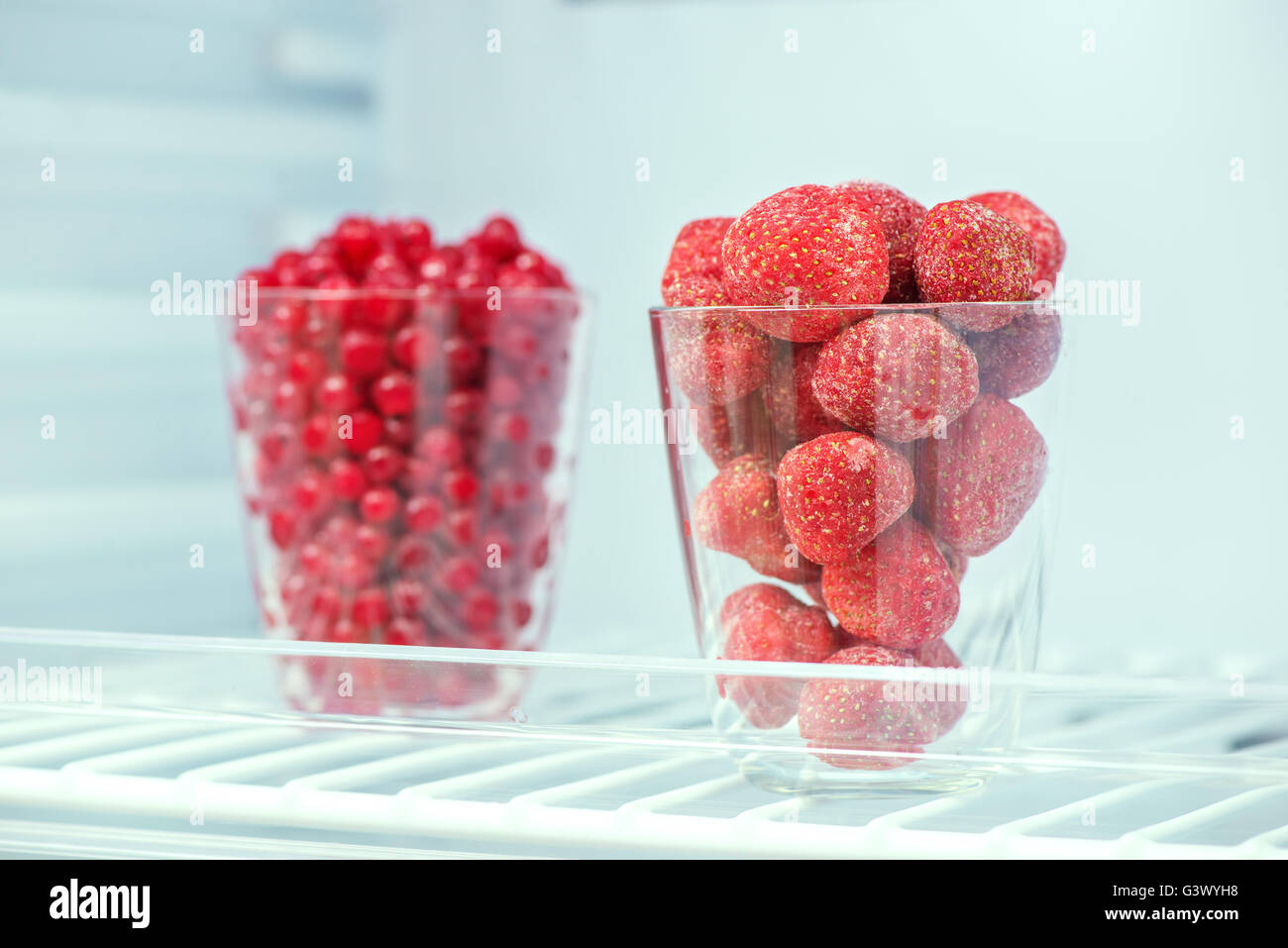 Frozen strawberries hi-res stock photography and images - Alamy