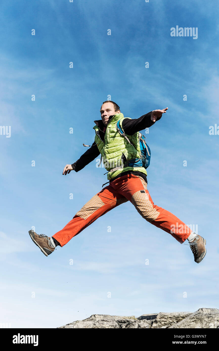 Silhouette dog jumping hi-res stock photography and images - Alamy