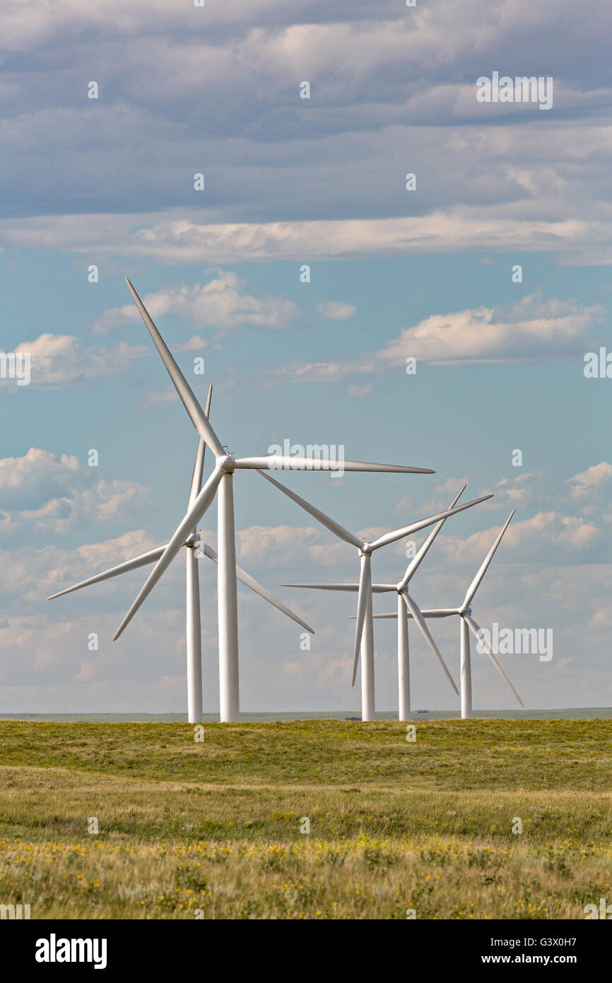 Wind turbines at the Happy Jack Wind Farm outside Cheyenne, Wyoming ...