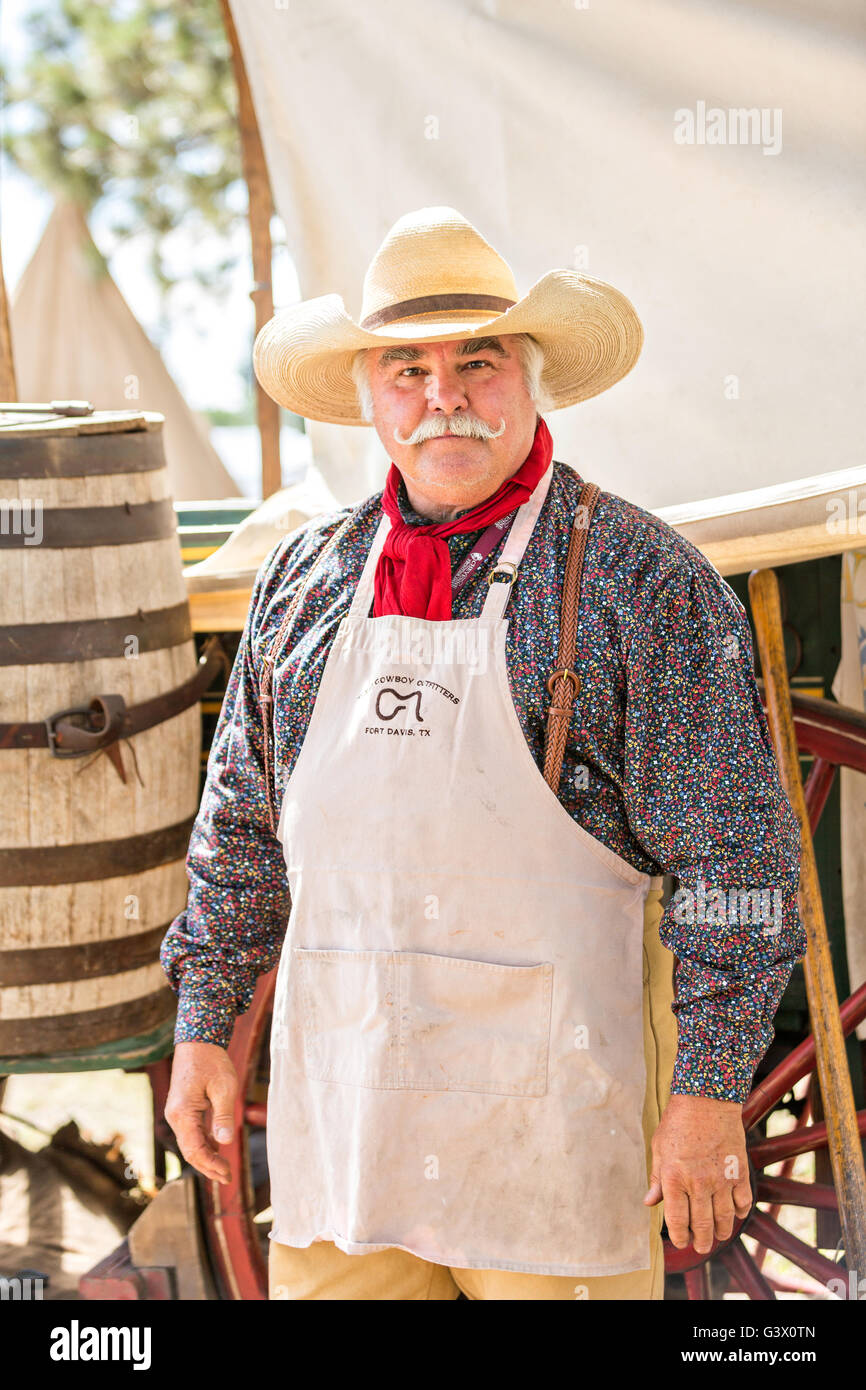 Chuck wagon cooking hi-res stock photography and images - Alamy