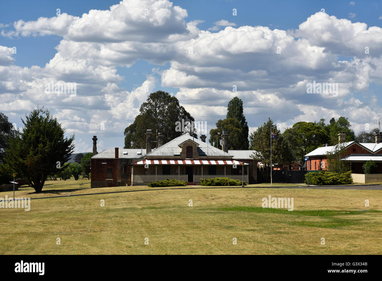 the historic tenterfield police station front view Stock Photo - Alamy