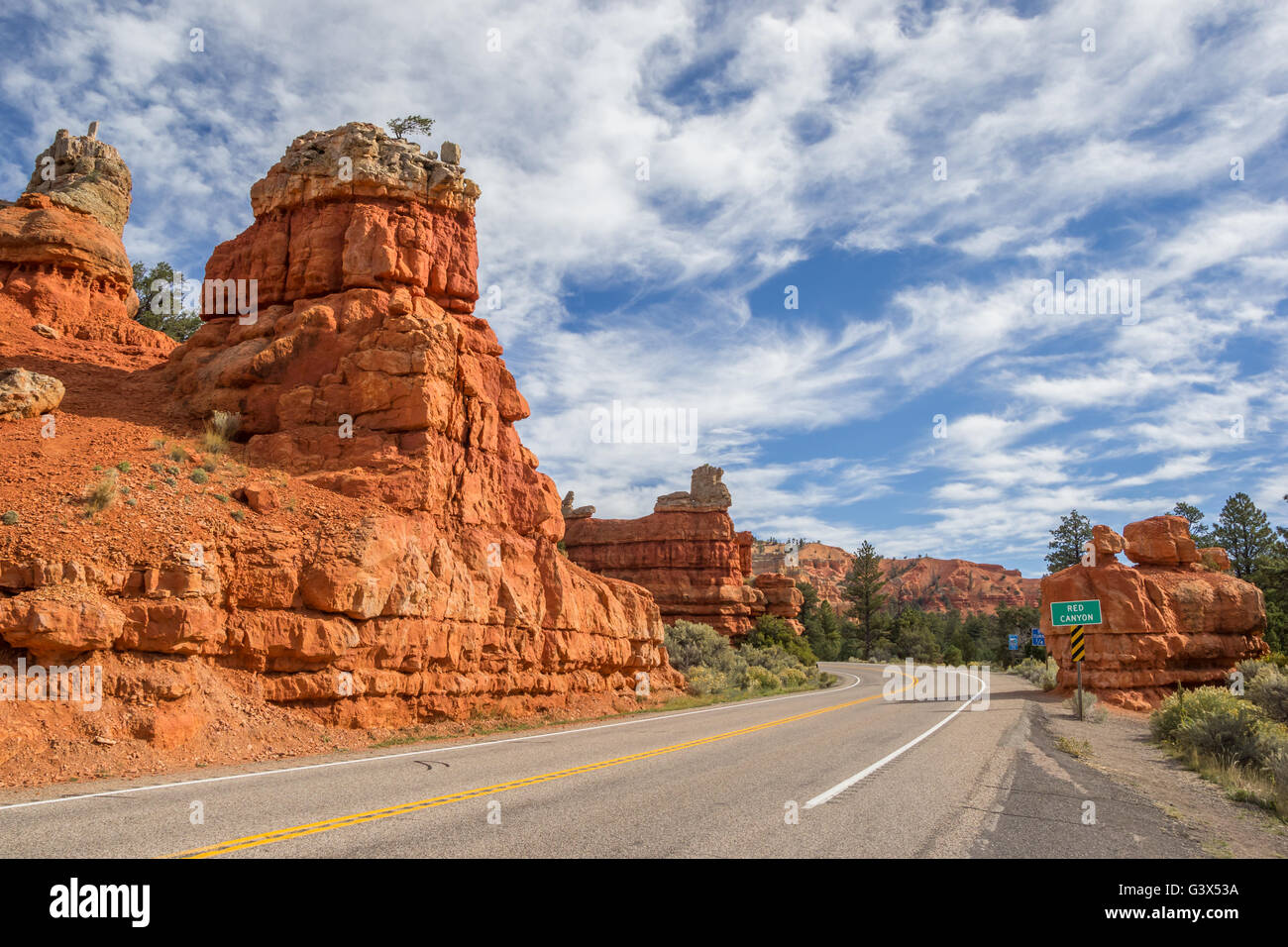 Scenic road utah scenic road forest hi-res stock photography and images ...