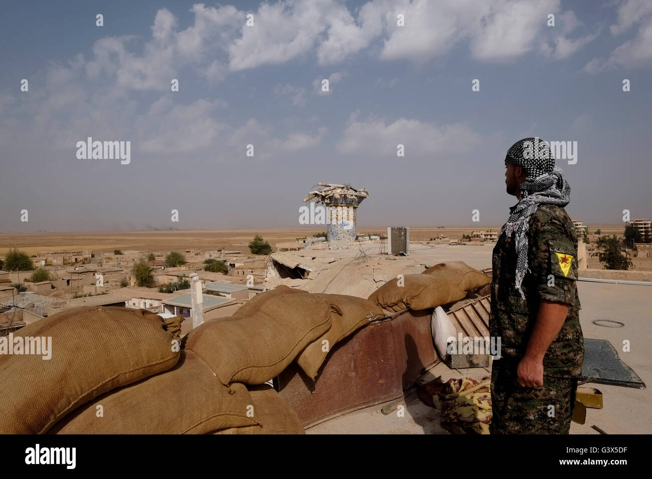 Sufi shrine destroyed by isis hi-res stock photography and images - Alamy