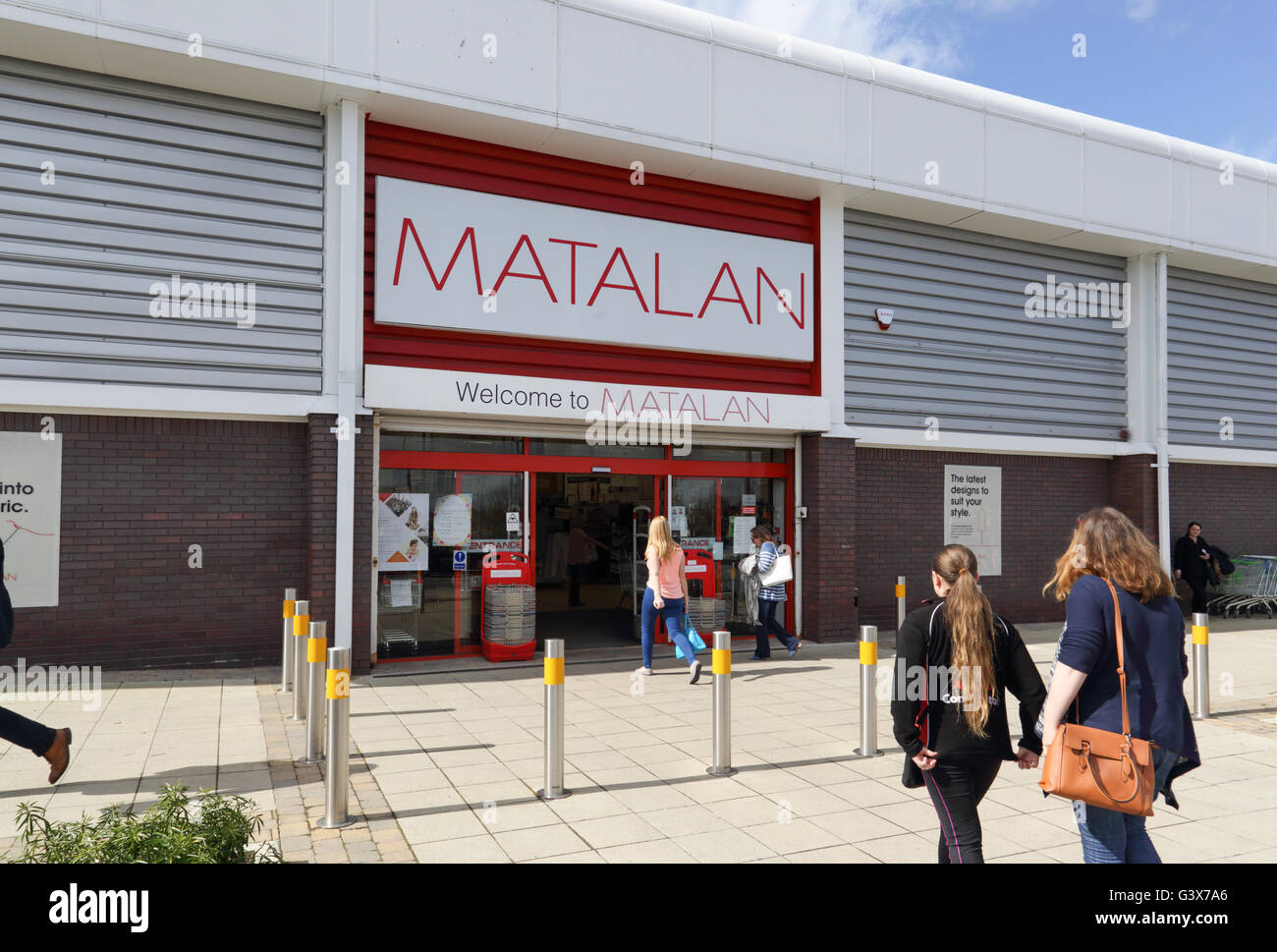 Matalan Shop High Resolution Stock Photography and Images - Alamy