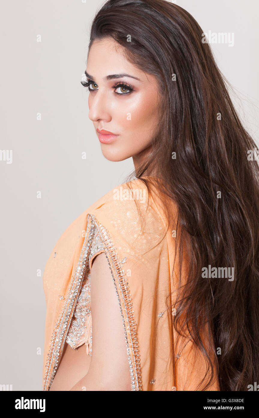 Portrait of a beautiful Indian woman Stock Photo - Alamy