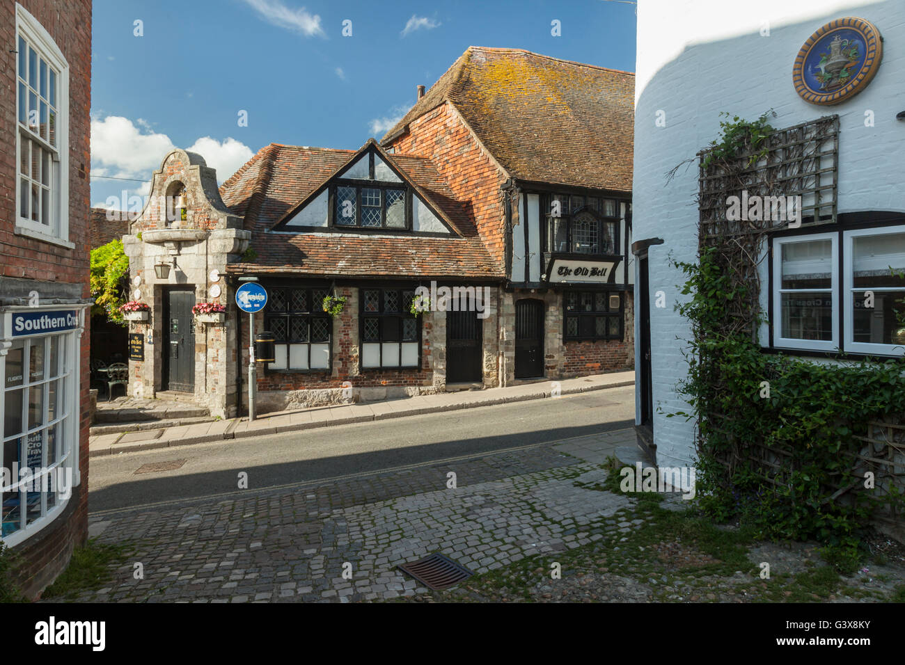 Spring afternoon on Mermaid Street in Rye, East Sussex, England Stock ...