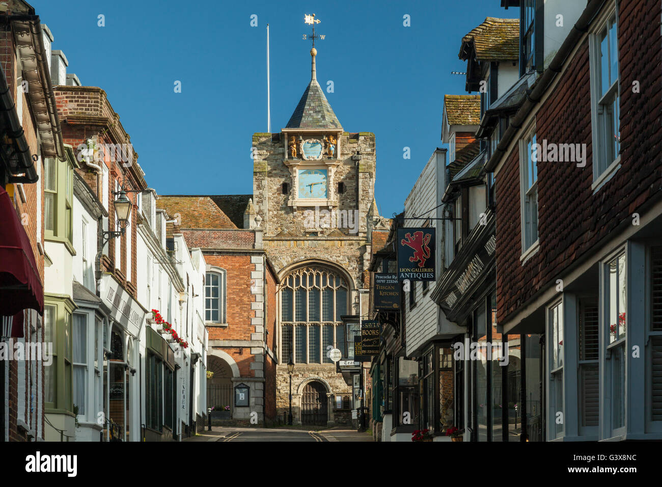 Spring afternoon on Lion Street in Rye, England. Looking towards St ...