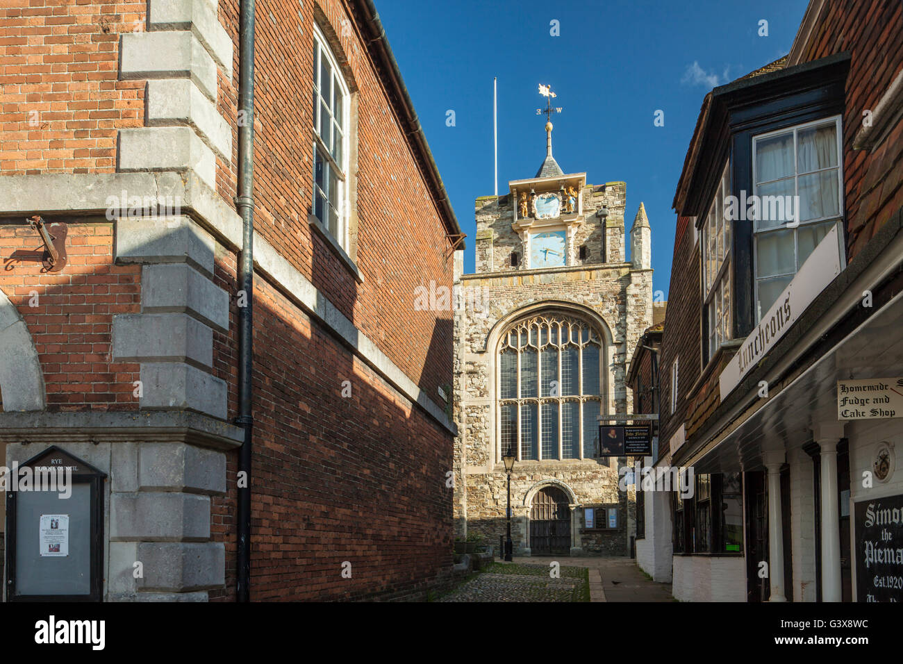 Spring afternoon on Lion Street in Rye, East Sussex, England Stock ...