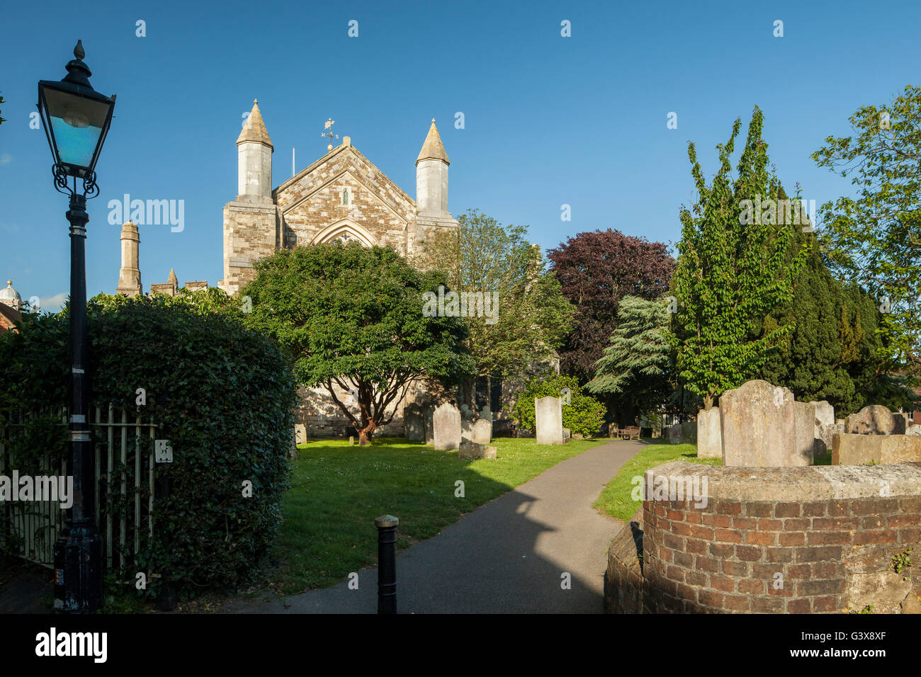 Rye churchyard hi-res stock photography and images - Alamy