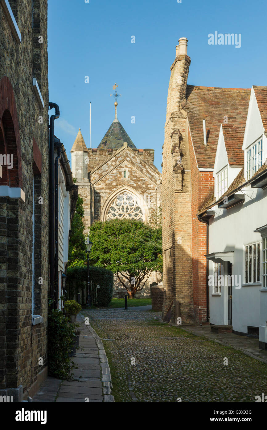 Church Square in the picturesque English town of Rye. Looking towards ...