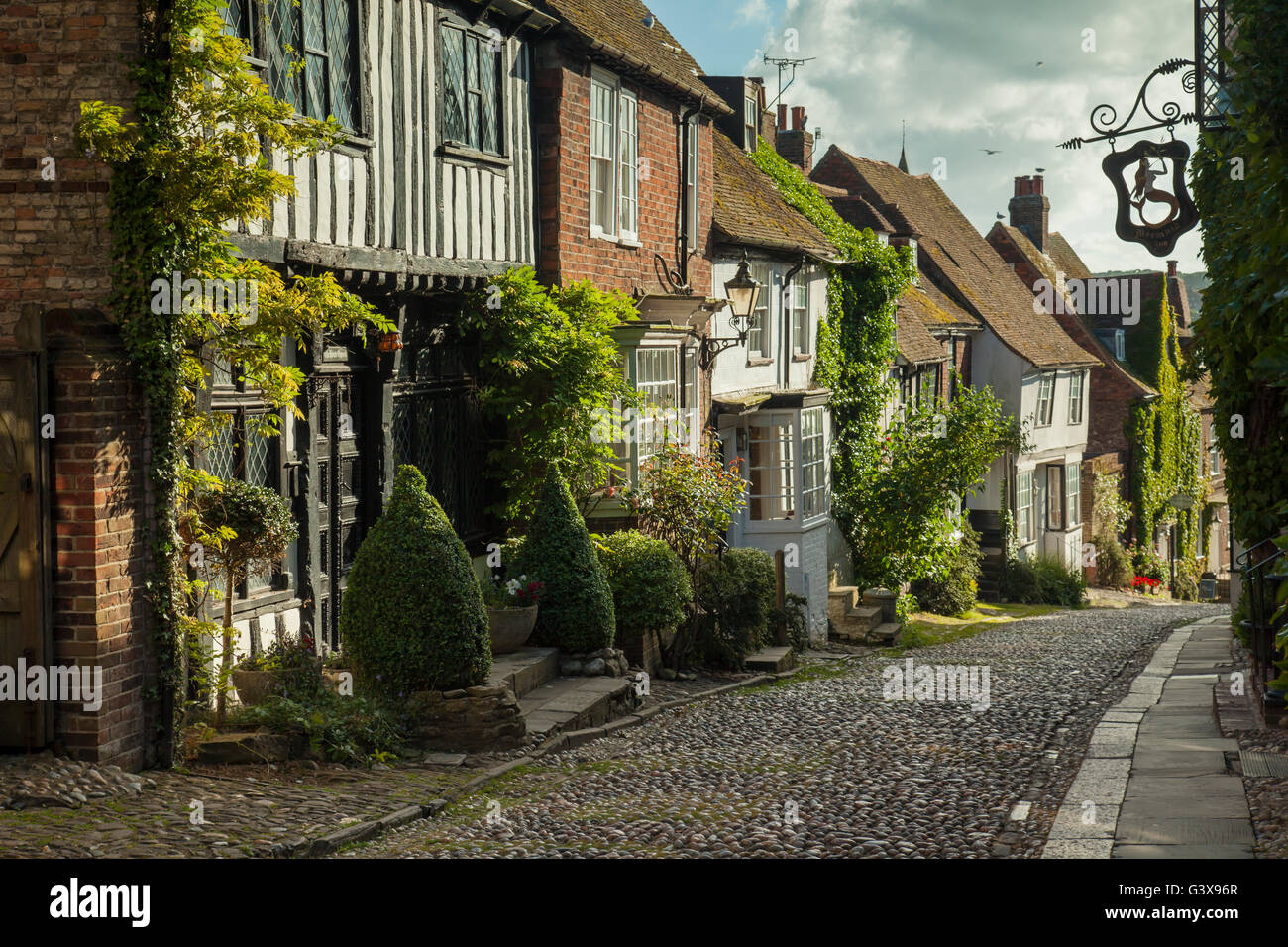 Spring evening on the iconic Mermaid Street in Rye Stock Photo - Alamy