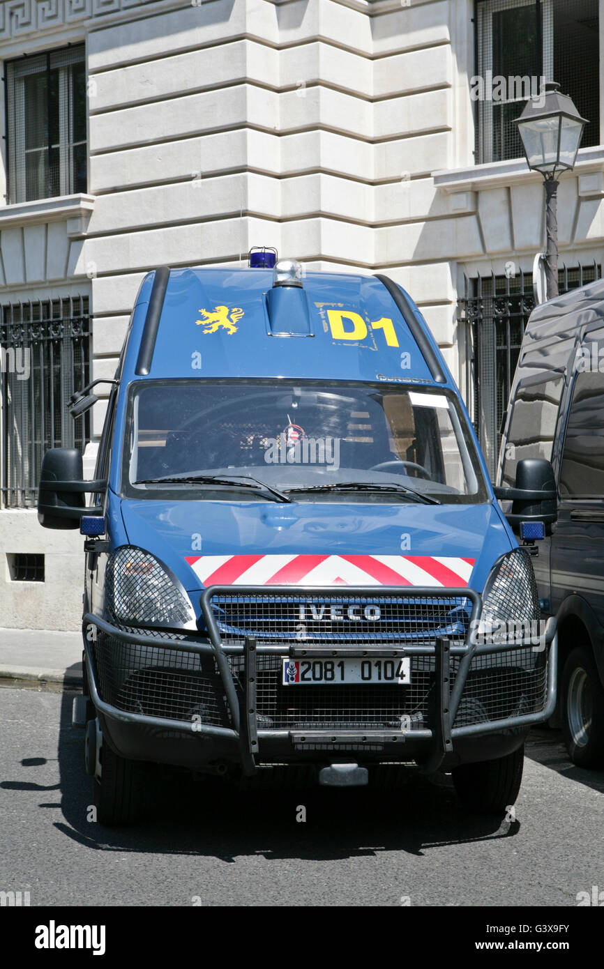 Gendarmerie Paris France Stock Photos & Gendarmerie Paris France Stock ...