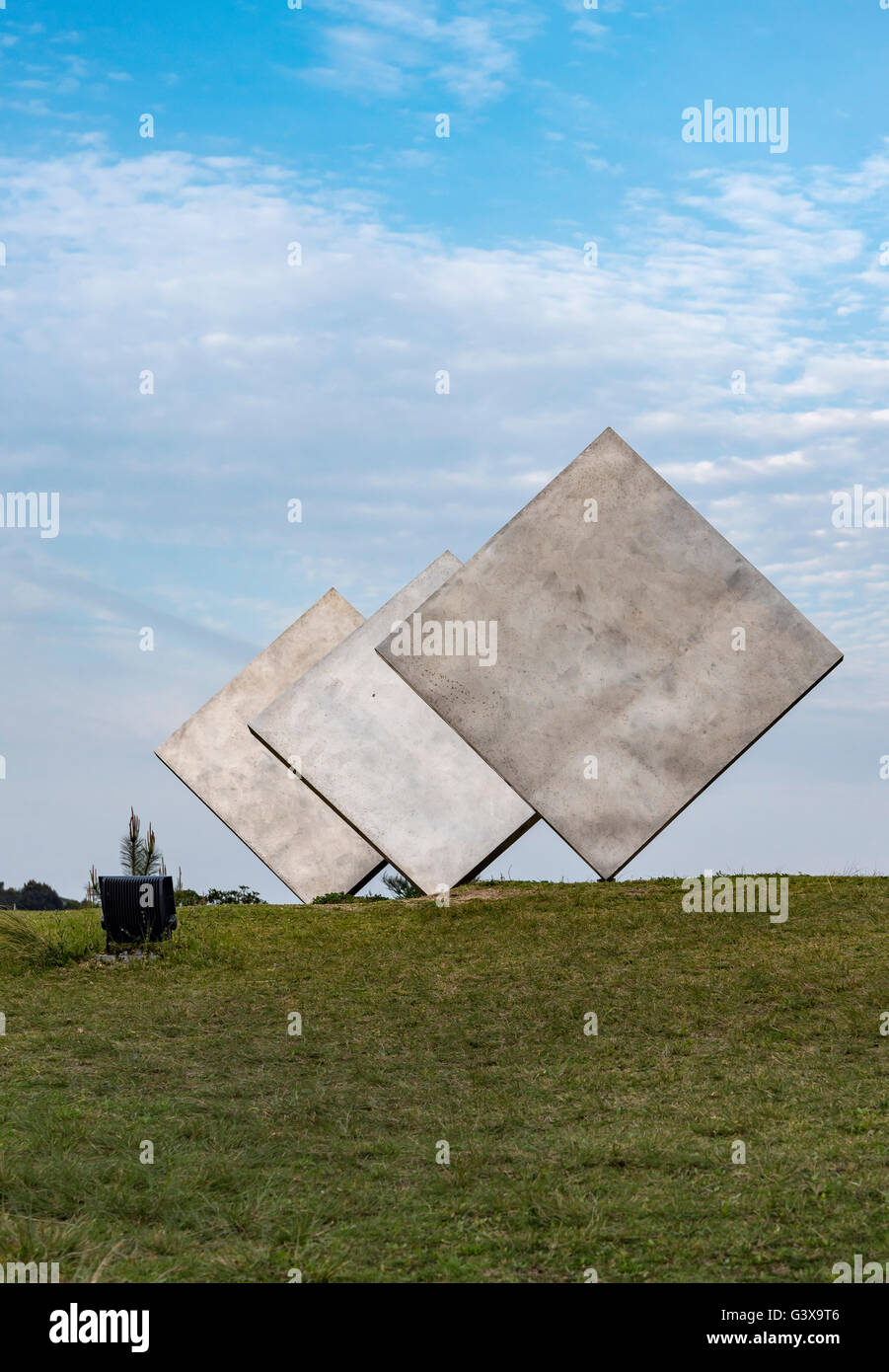 George Rickey's 'Three squares' art installation in Naoshima, Japan ...