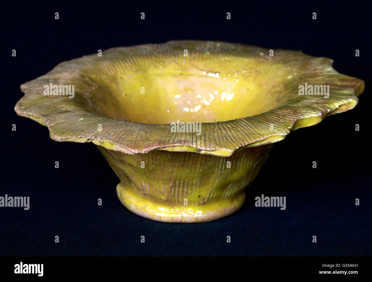 Glazed yellow pot hi-res stock photography and images - Alamy