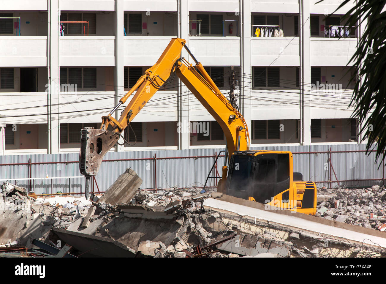 Air extraction system Hydraulic hammer on demolition of old buildings ...