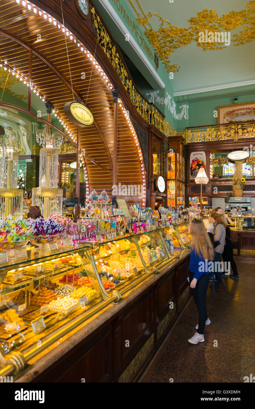 Retro sweet shop hi-res stock photography and images - Alamy