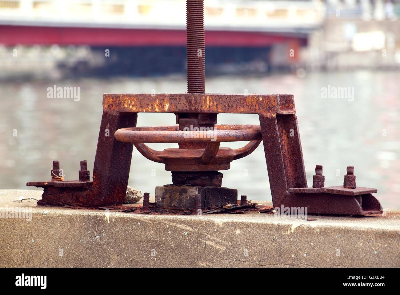Sluice gate wheel hi-res stock photography and images - Alamy