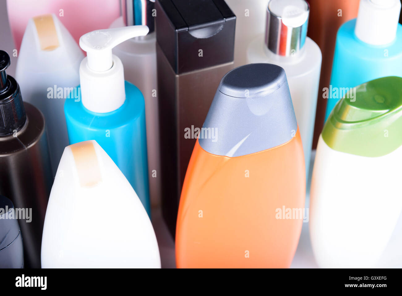 Lots of plastic bottles of shampoo Stock Photo - Alamy