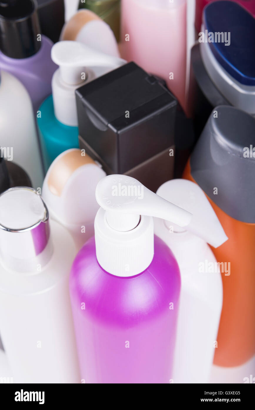 Lots plastic bottles shampoo hi-res stock photography and images - Alamy
