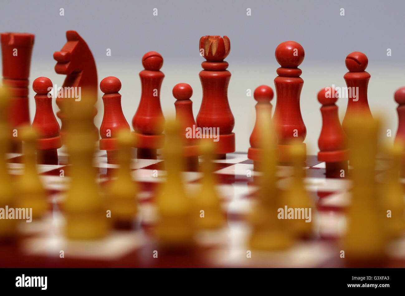 Red queen chess strategy hi-res stock photography and images - Alamy