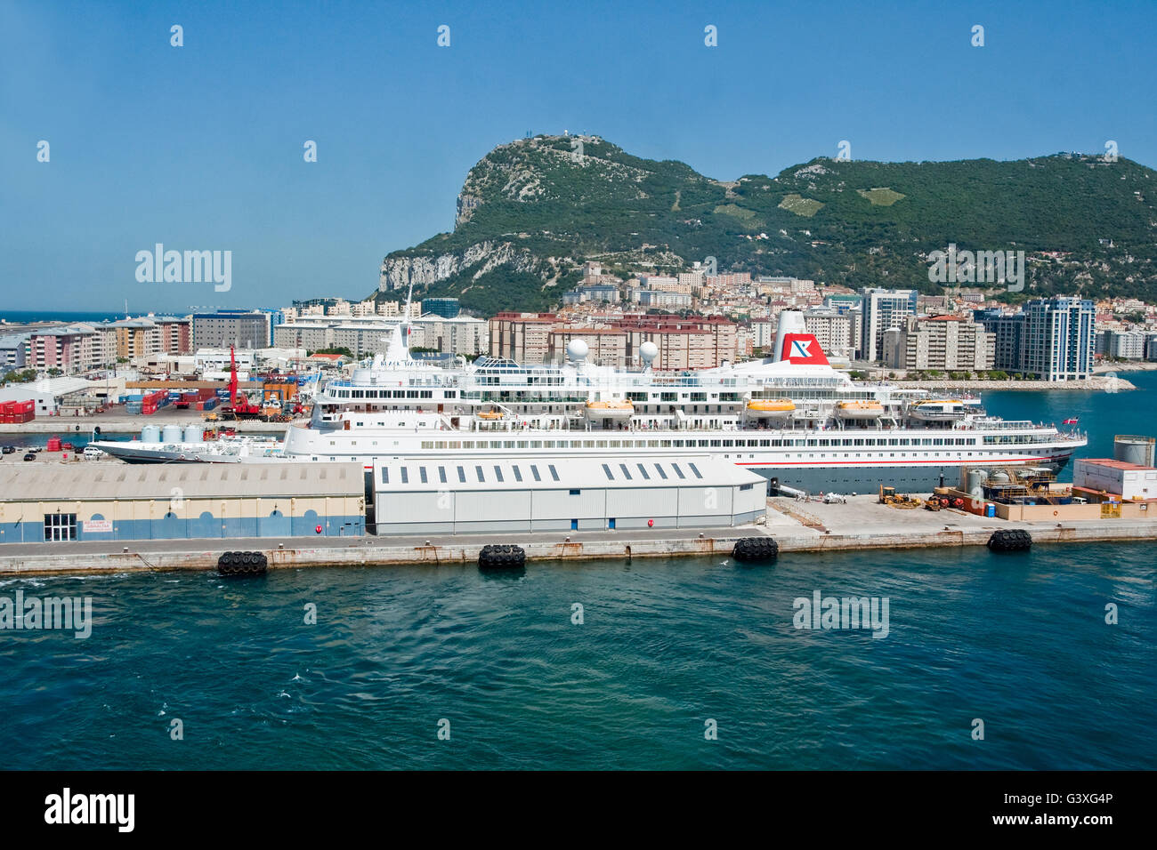 Gibraltar cruise terminal gibraltar hi-res stock photography and images ...