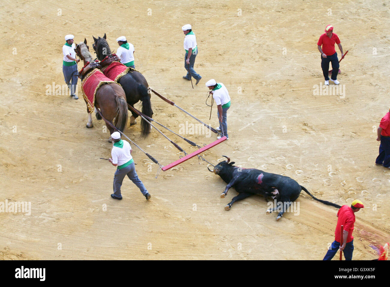Dragging Body Stock Photos & Dragging Body Stock Images - Alamy