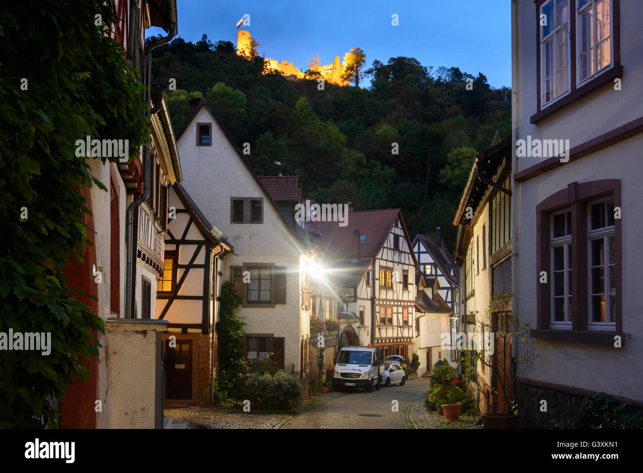 alley Judengasse in old town with half-timbered house and Windeck ...