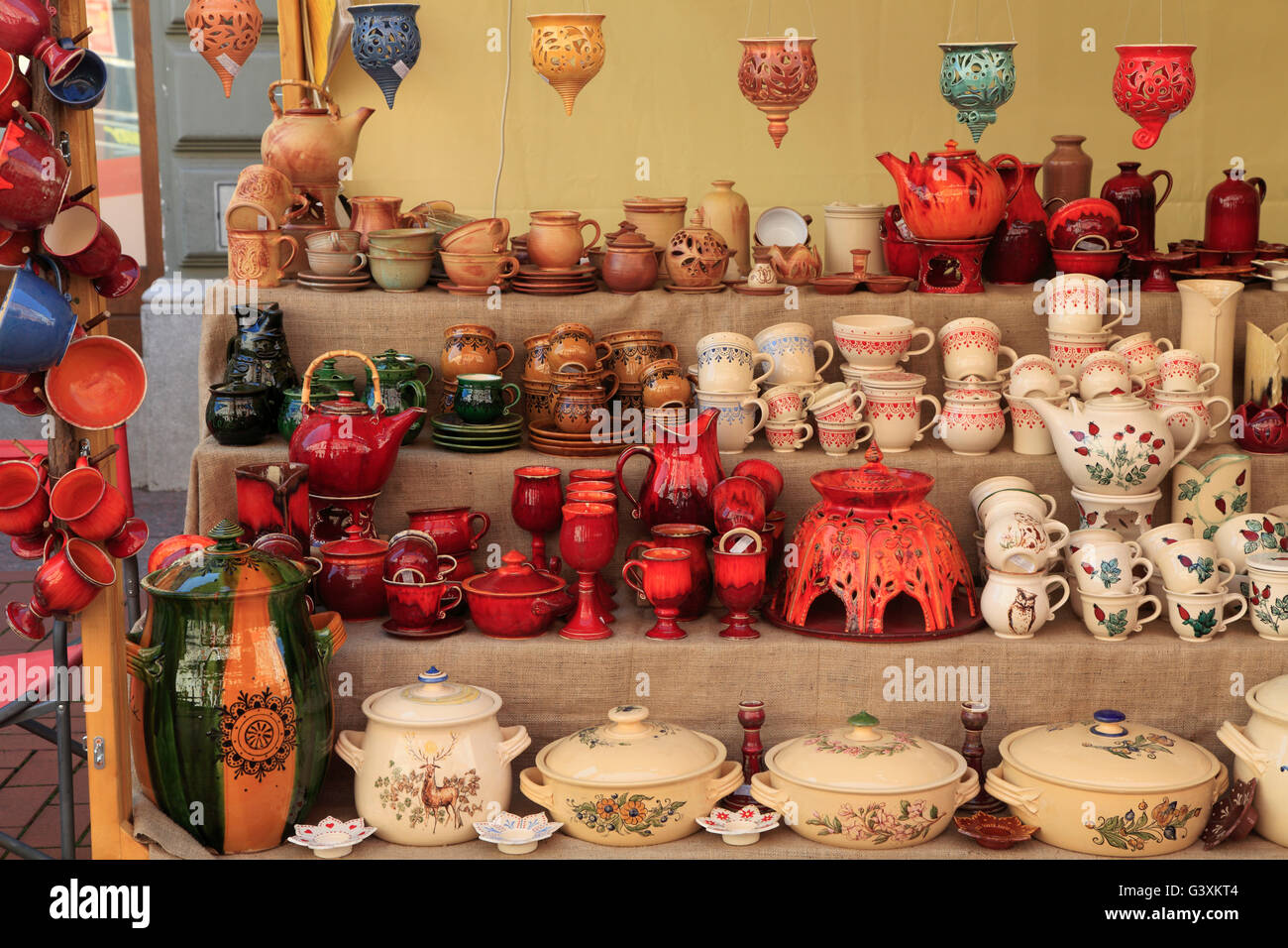Pottery handicraft hi-res stock photography and images - Alamy