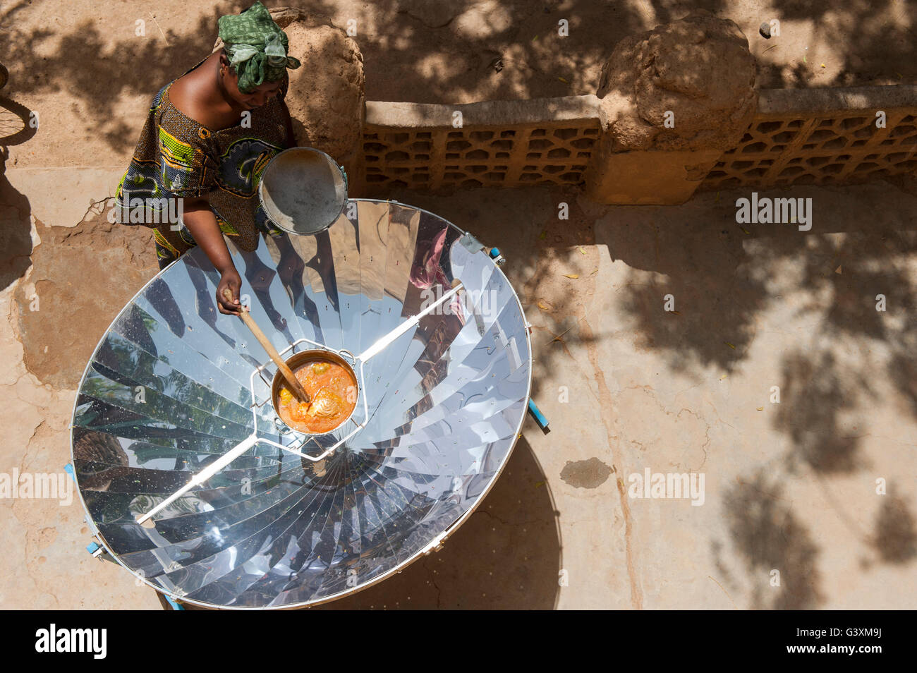 Parabol energy hi-res stock photography and images - Alamy