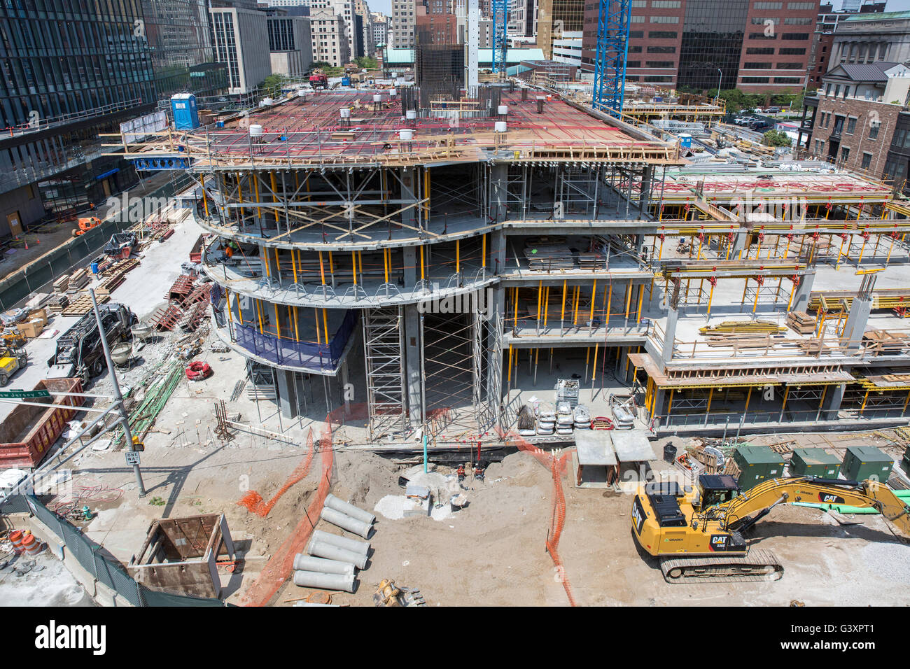 Building Under Construction In Downtown Indianapolis Indiana Stock building-under-construction-in-downtown-indianapolis-indiana-stock