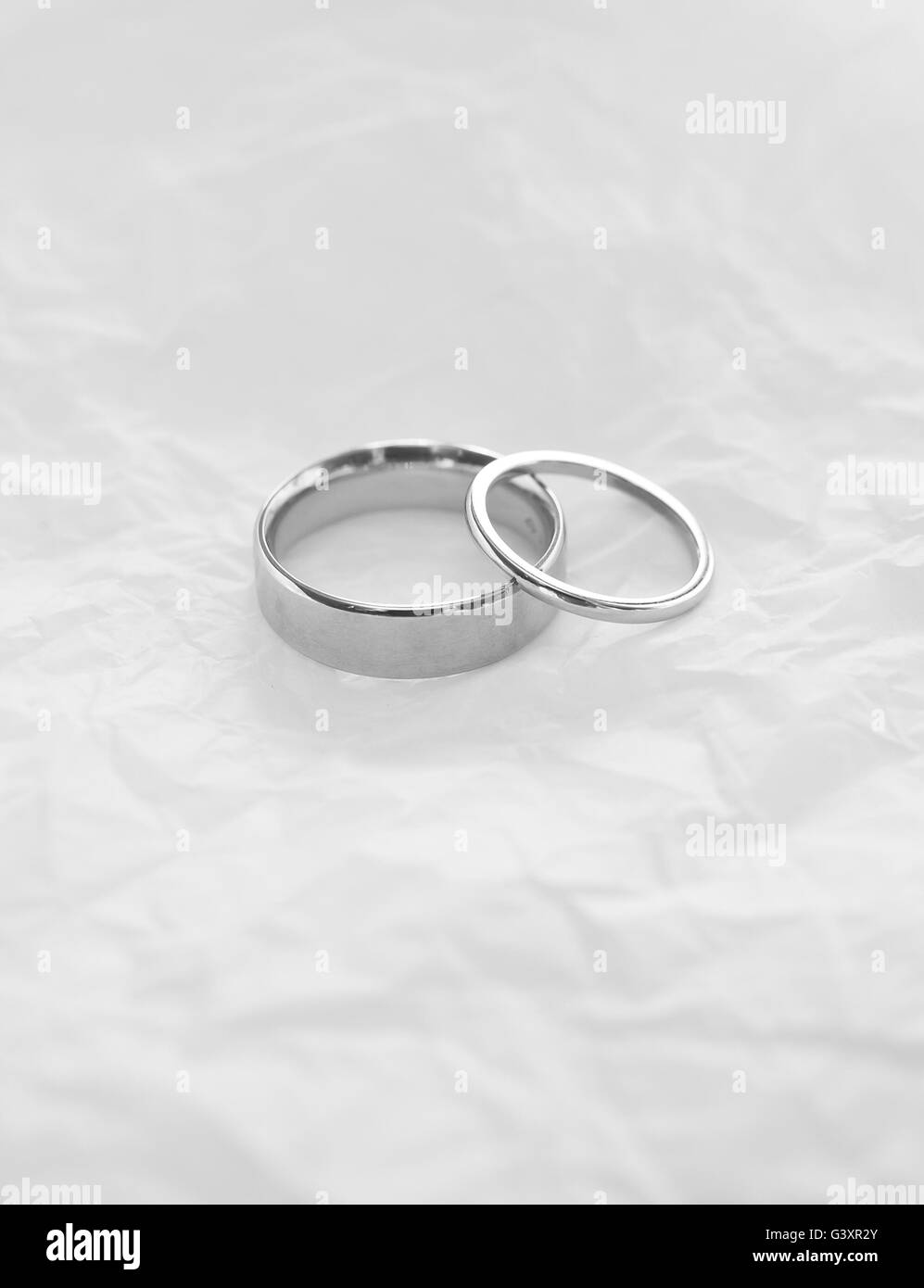 Silver bands hi-res stock photography and images - Alamy