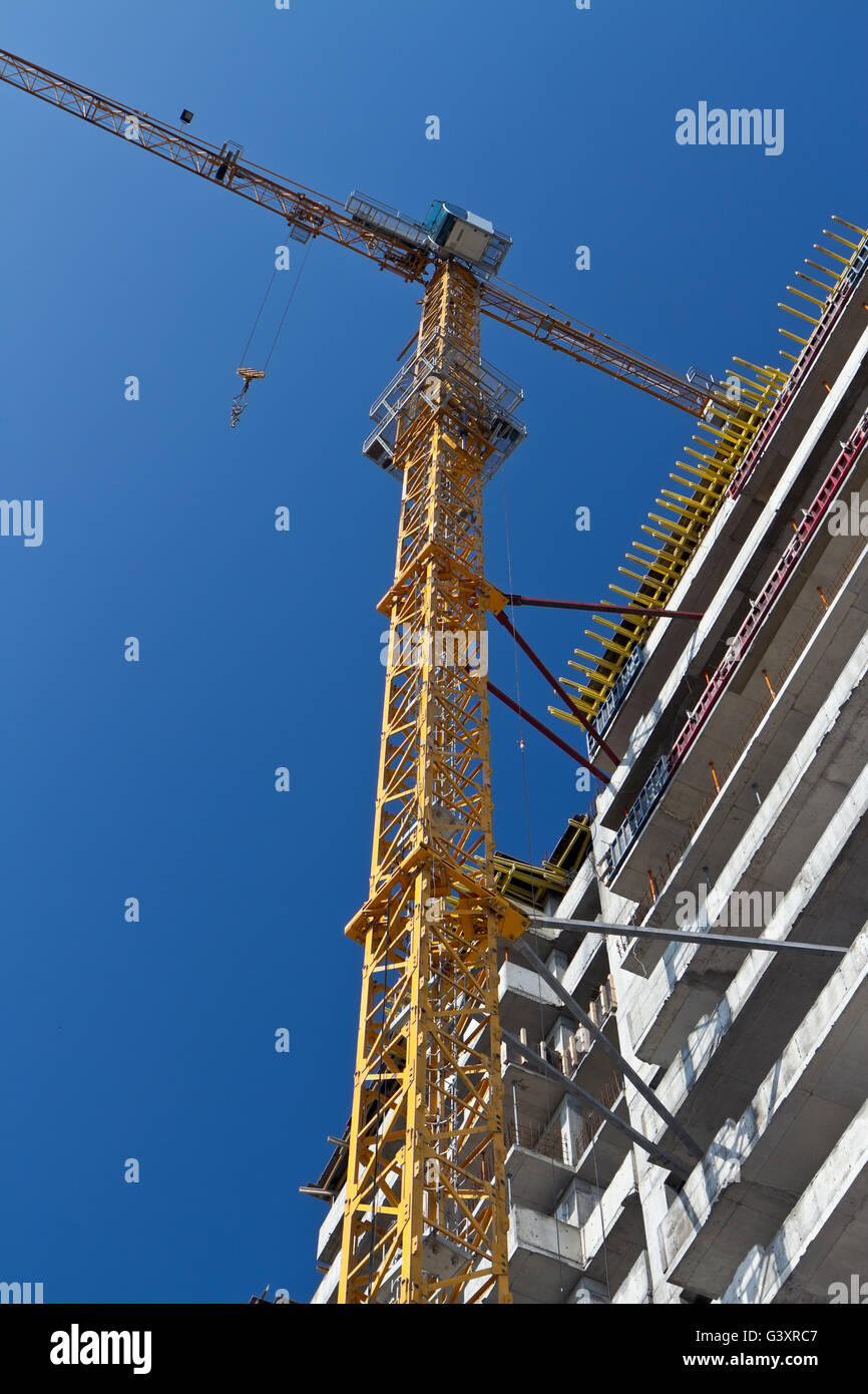 Construction of modern building Stock Photo - Alamy