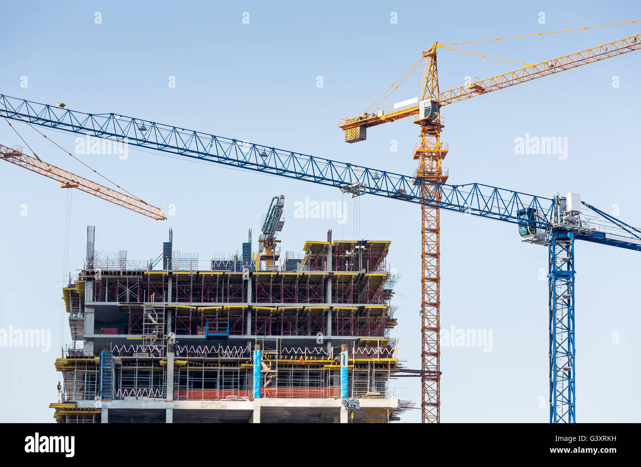 Multiple cranes on construction site hi-res stock photography and ...