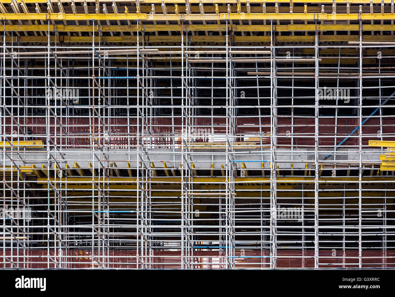 Temporary scaffolding for construction works at building site Stock ...