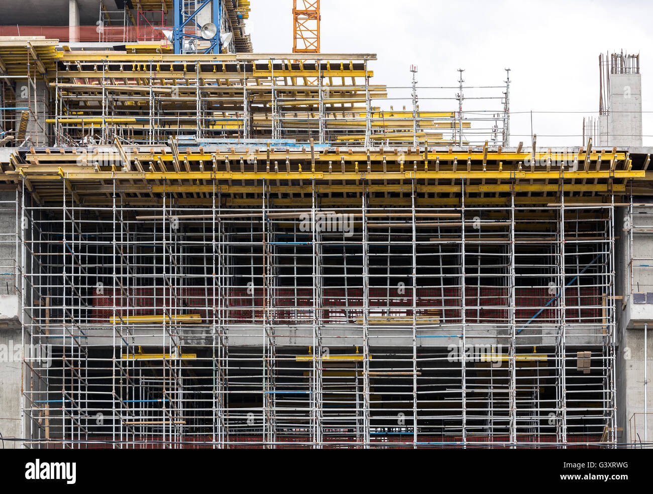 Steel scaffolding hi-res stock photography and images - Alamy