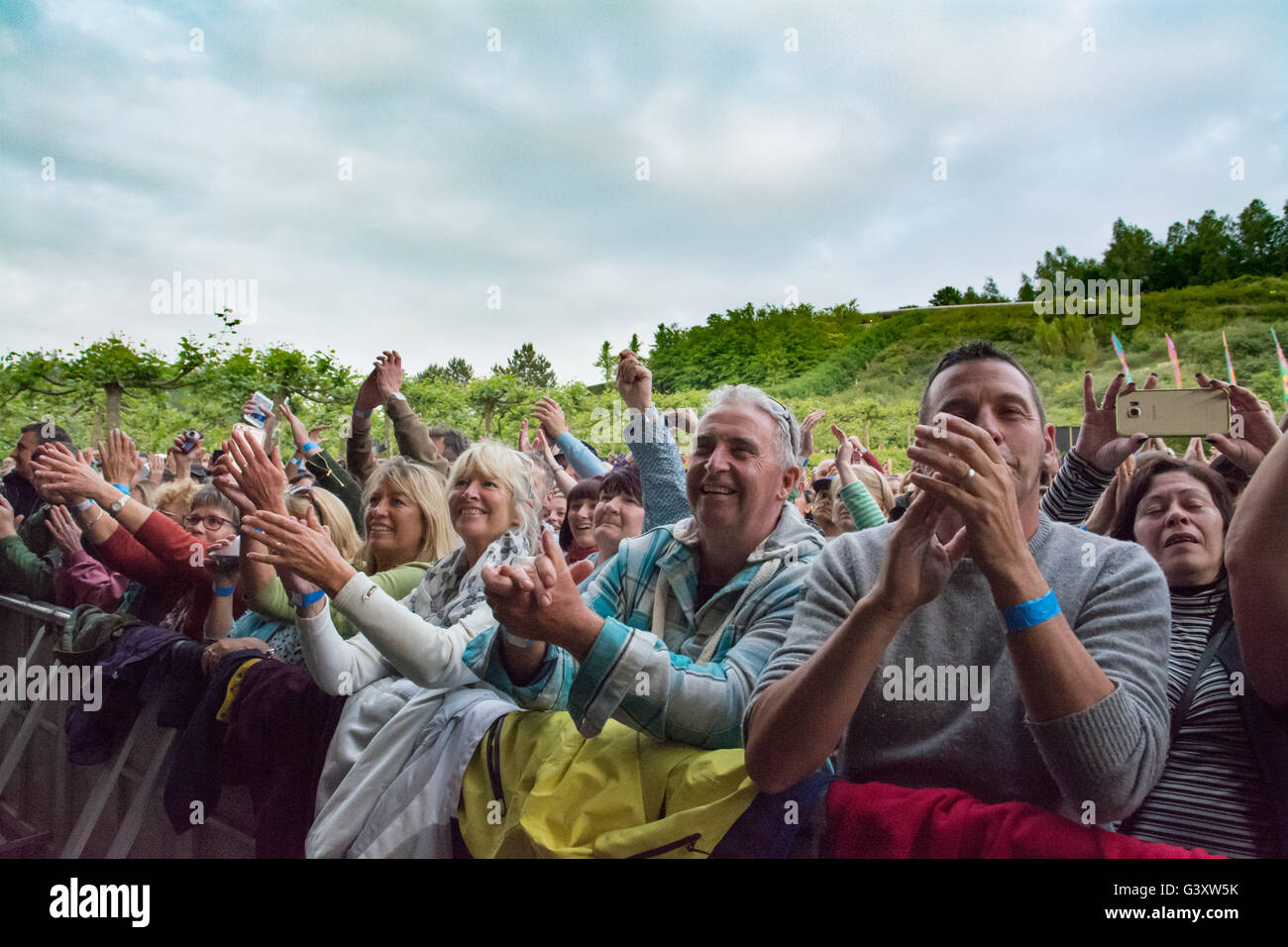 Eden Project, Cornwall, UK. 15th June 2016. Lionel Richie and Corinne ...