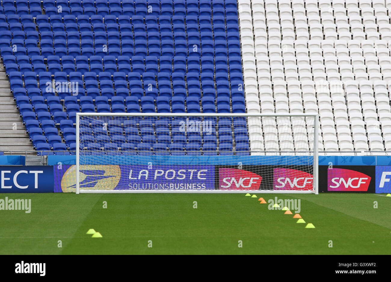 Stade de lyon interior hi-res stock photography and images - Alamy