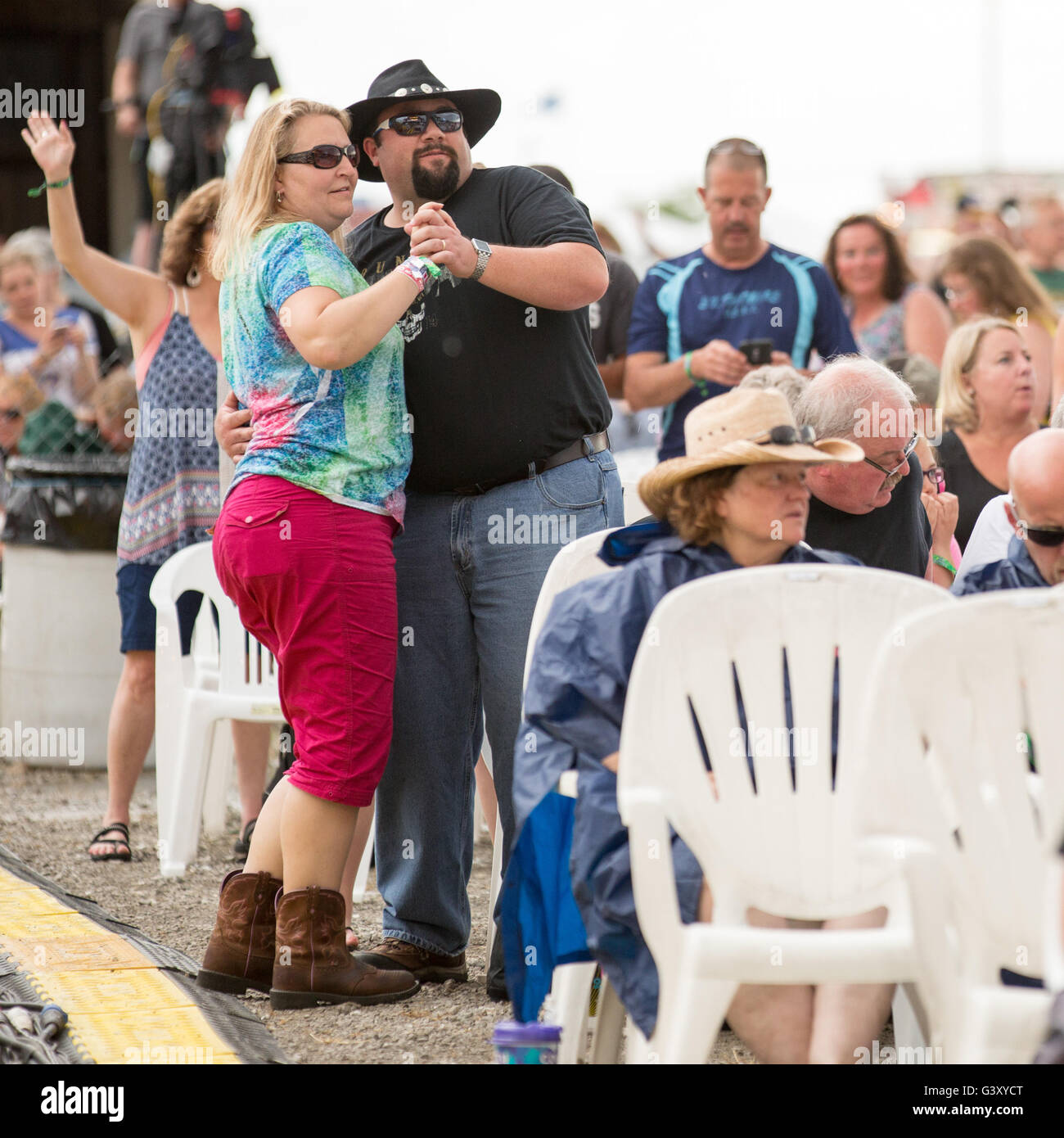 Country music fans hi-res stock photography and images - Alamy