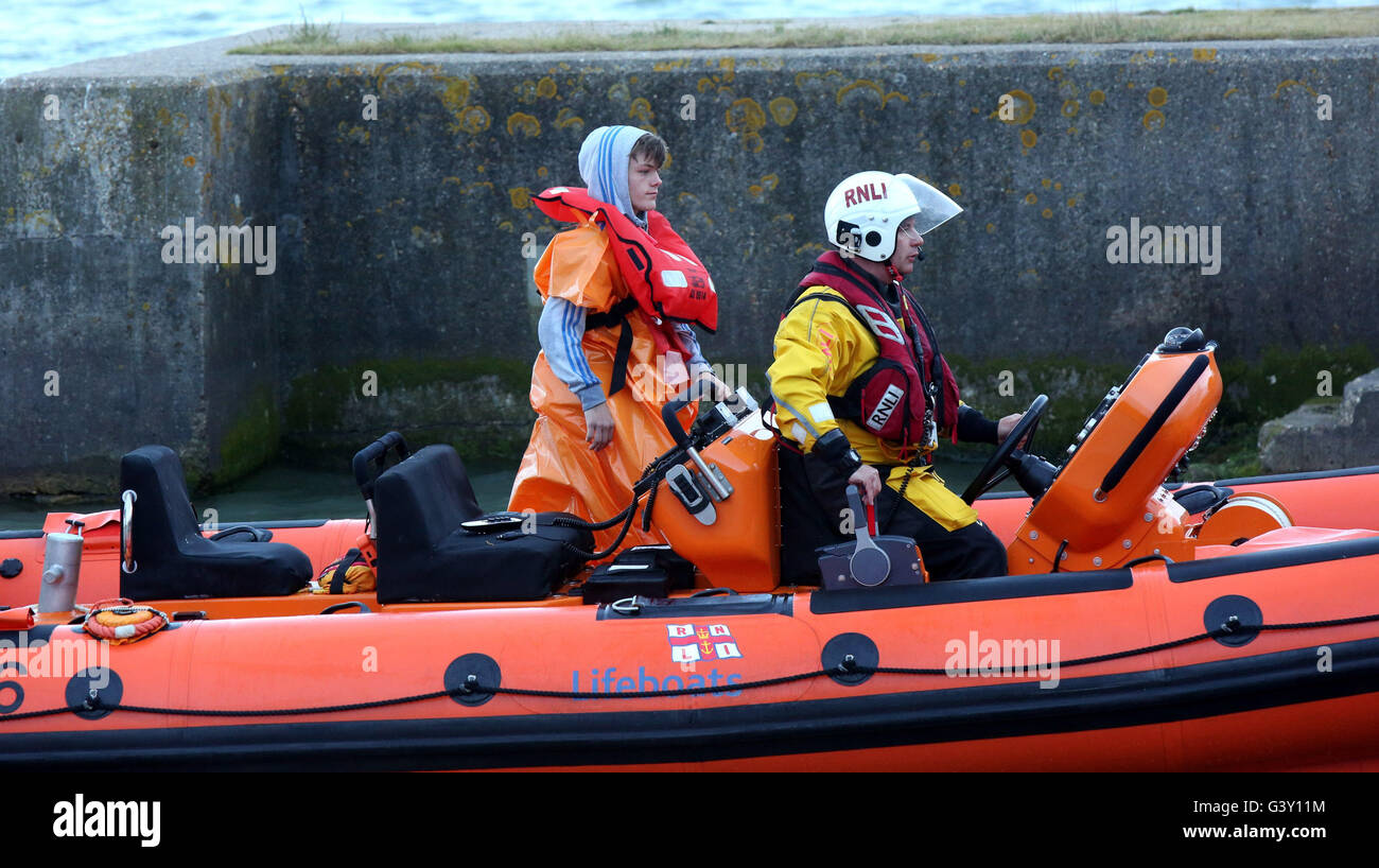 Speedboat uk broken hi-res stock photography and images - Alamy