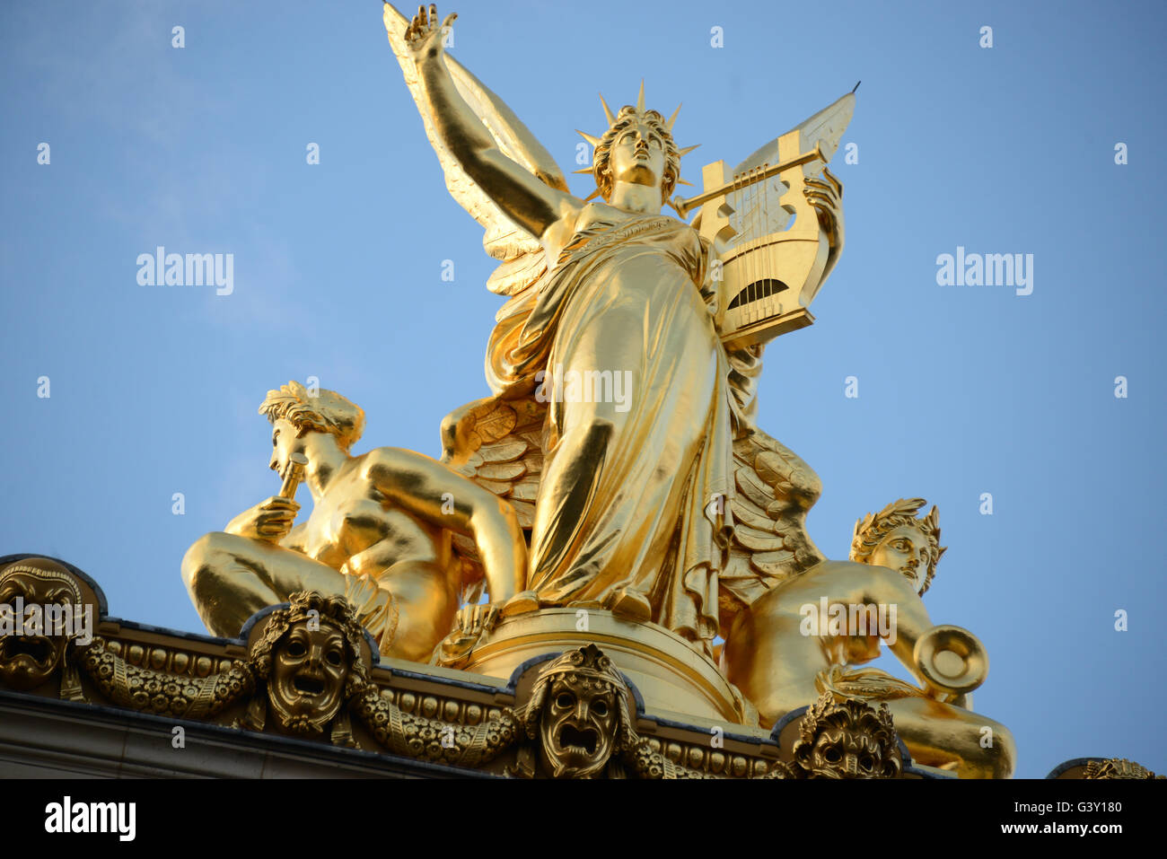 Paris, Frabce. 10th Sep, 2013. View on allegorical figures on Pont ...